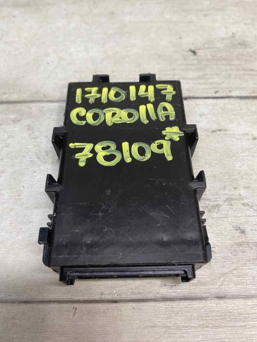 Toyota Corolla network gateway 2015 sedan control module OEM 891000204 ...