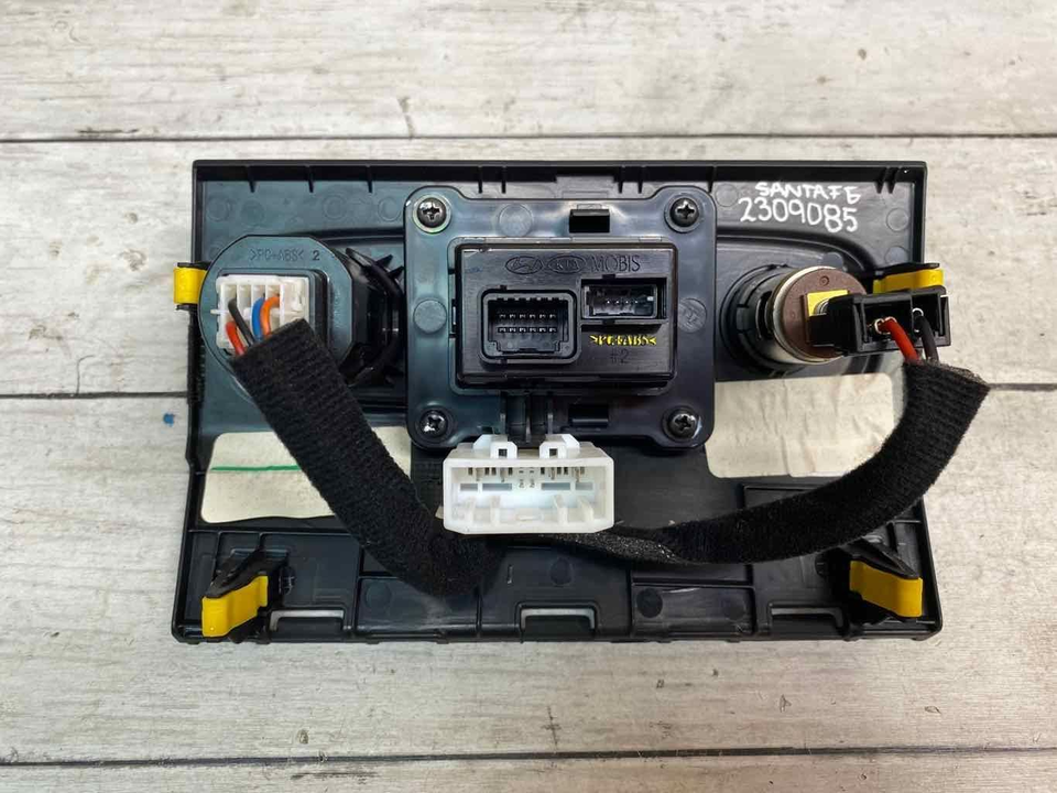 Hyundai Santa Fe 2020 usb port auxiliary jack charger assembly OEM 961 ...