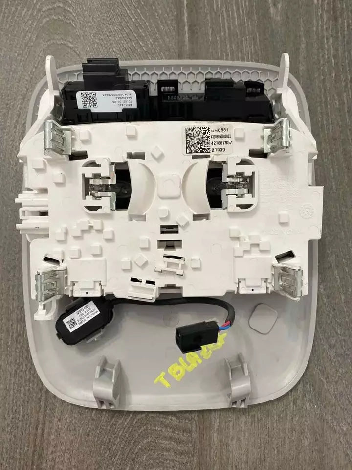 Chevrolet Trail Blazer overhead roof 21 22 center console doom light 4 ...