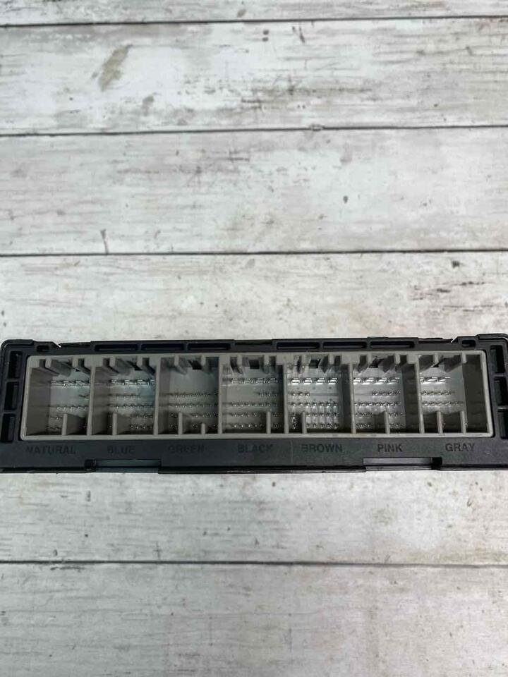 Chevrolet Silverado body control module 2018 BCM unit assy OEM 1352145 ...
