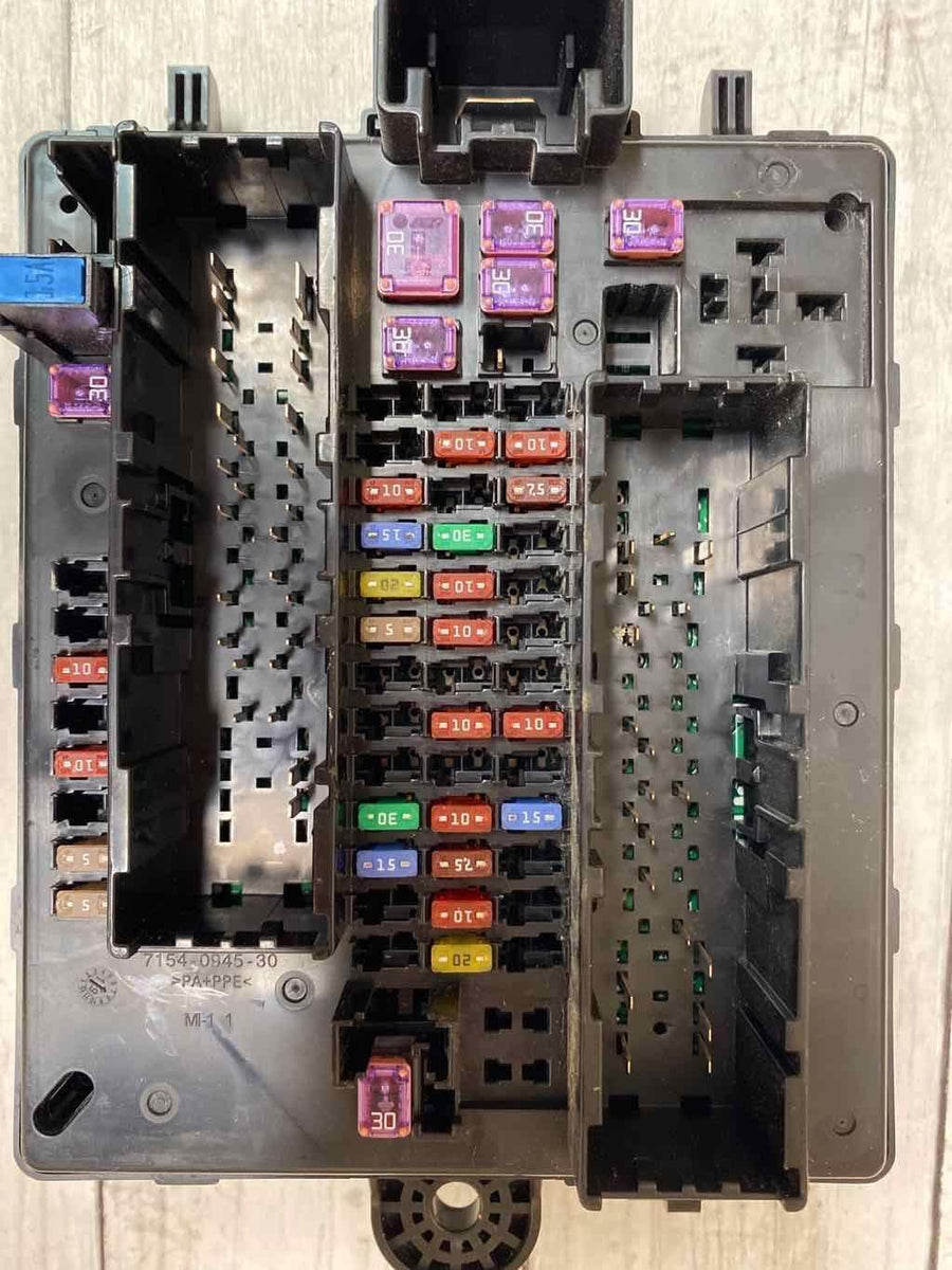 2020 CHEVY TRAVERSE JUNCTION BOX CABIN FUSE RELAY BLOCK BOX ASSY OEM 8 ...